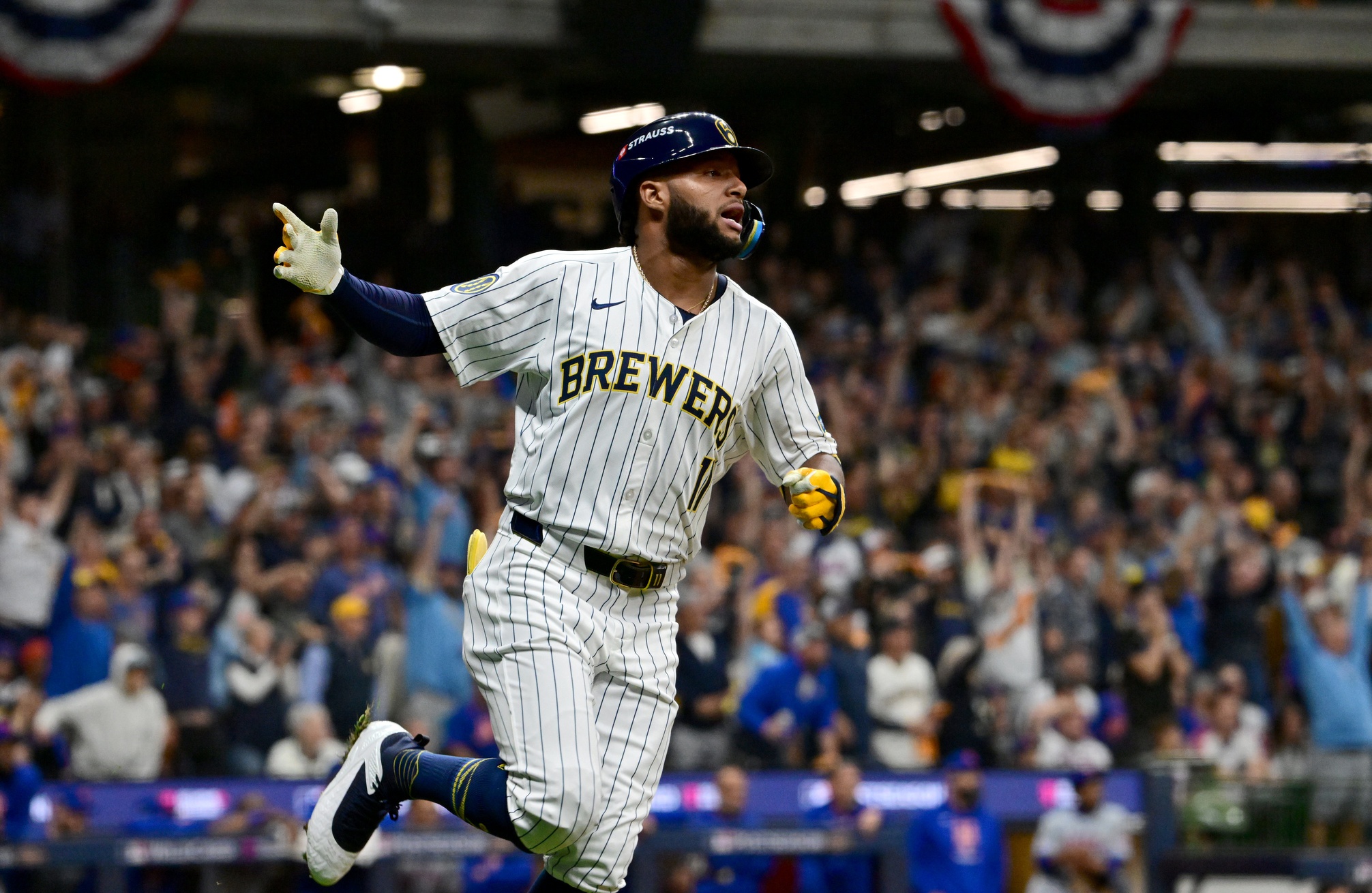Milwaukee Brewers Season Preview 2025 Odds and Predictions - VSiN