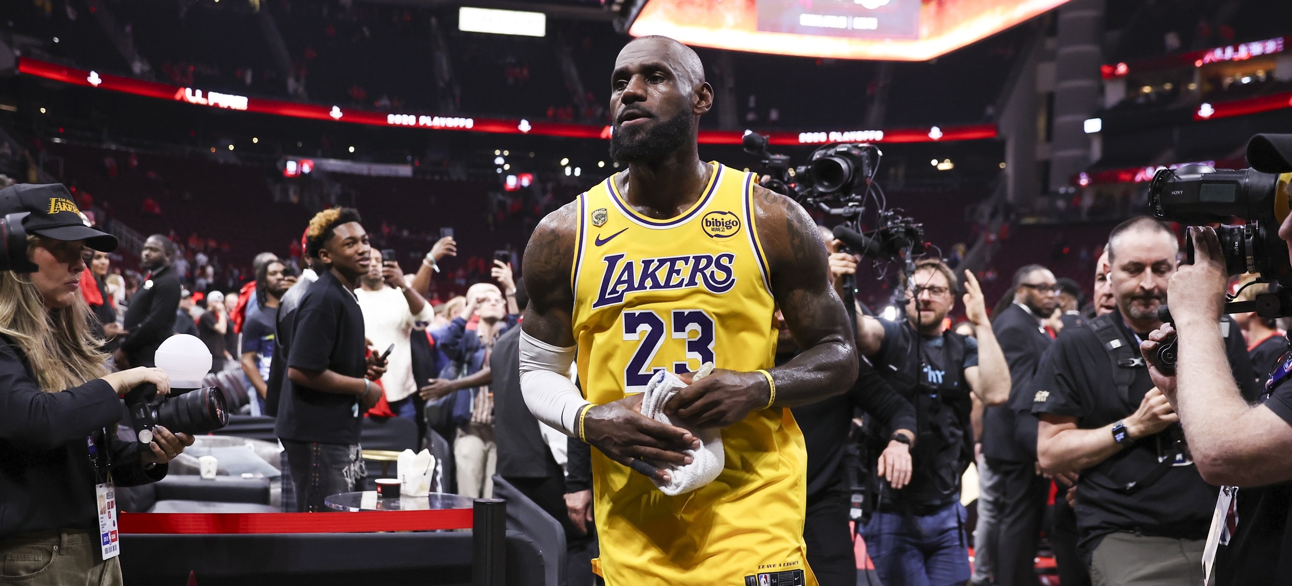 Four NBA Home Underdogs Headline Saturday Playoff Betting Card - VSiN
