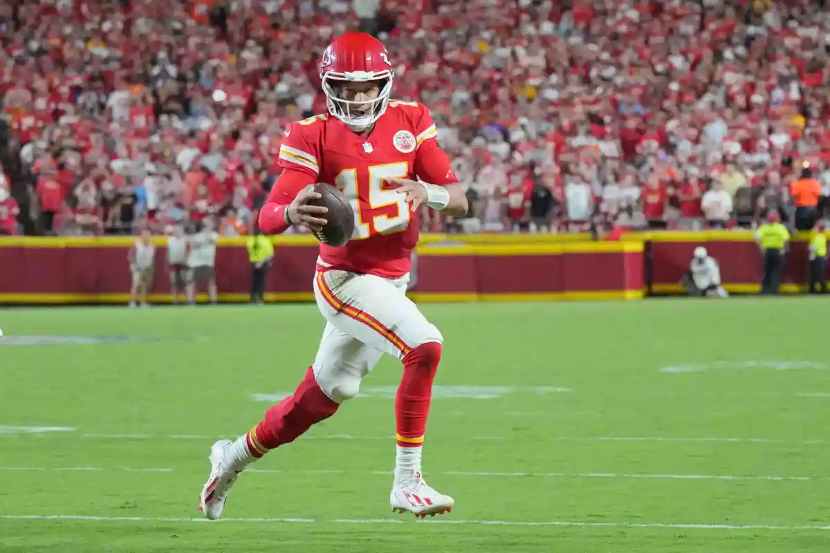 Chiefs vs. Seahawks Predictions: Week 7 Sunday Night Football odds, picks, and player props